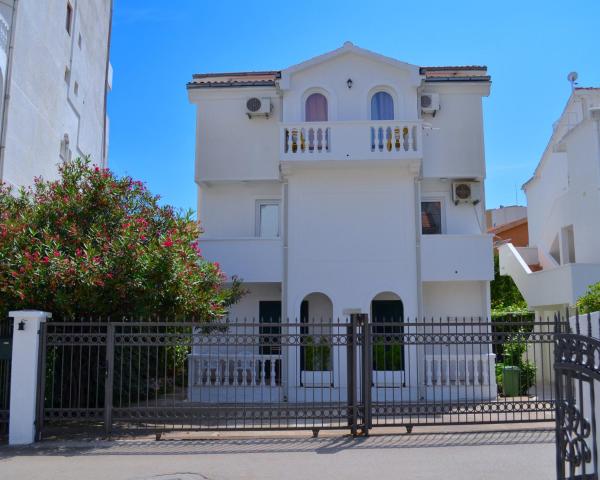 Amarillo Apartments - Montenegro