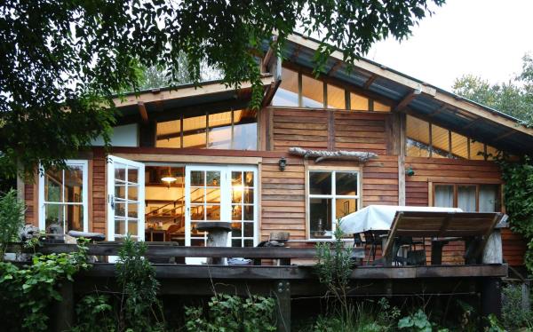 Vintage Forest Cabin
In Storms River
Branch & Son - Stormsrivier
