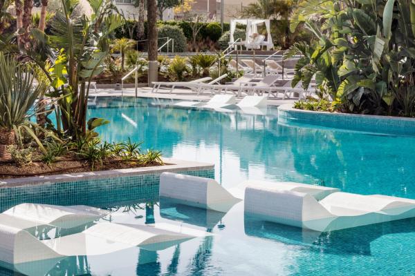 Aqua Hotel Silhouette & Spa - Adults Only - Hostalric