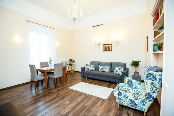 D8 Design Apartment & Studio - Eger