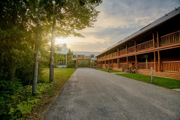 Drummond Island Resort - East Wing 5 Bedroom - Drummond, MI