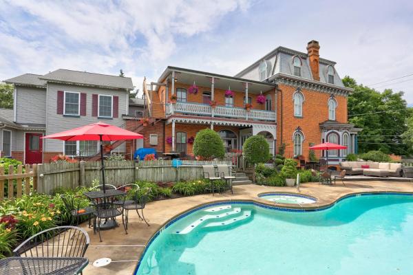 Greystone Manor Bed & Breakfast - Lititz, PA