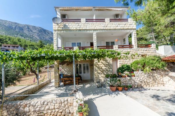 Apartments Caric - Jelsa