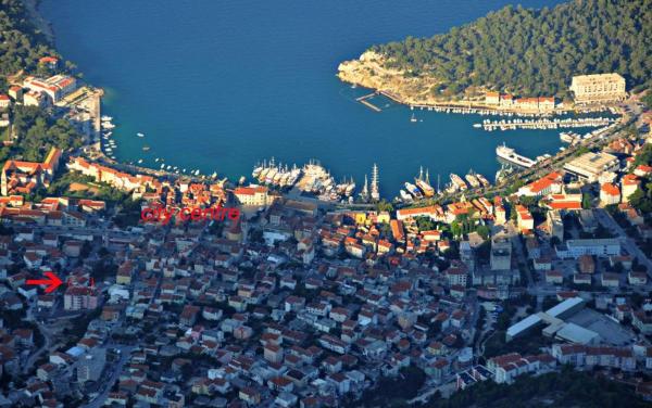 Apartment For 6 In Makarska Centar - Makarska