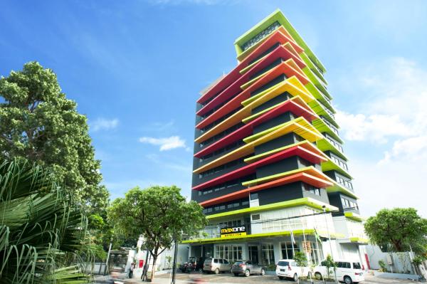 Maxonehotels At Dharmahusada Surabaya - Surabaya