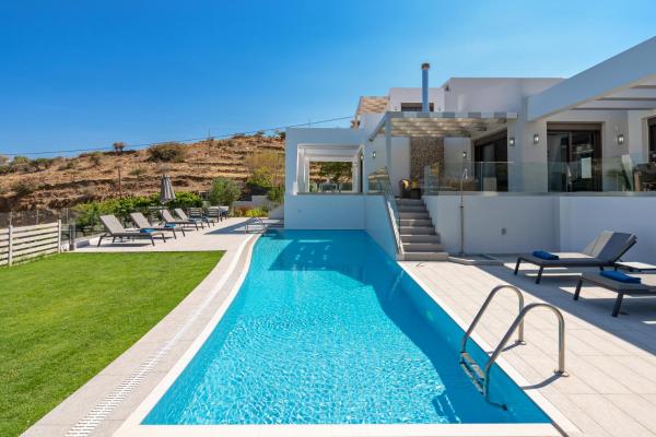 Eolia Iconic Villa, Walking Distance To The Beach, By Thinkvilla - Yunanistan