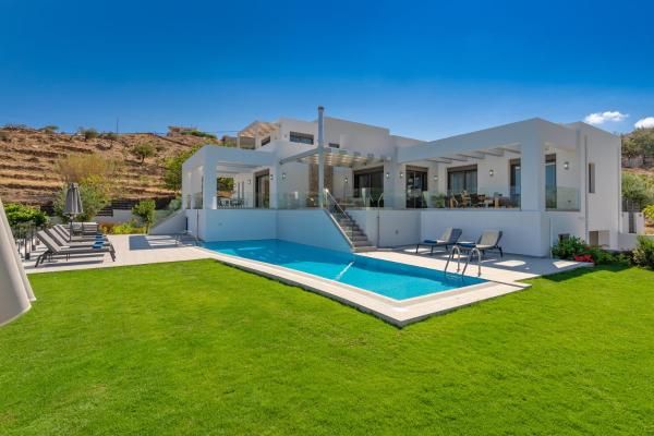 Eolia Iconic Villa, Walking Distance To The Beach, By Thinkvilla - Griechenland