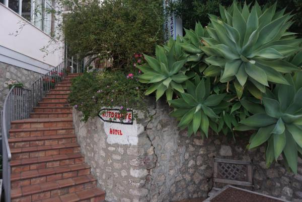 Hotel Villa Souvenir - Letojanni