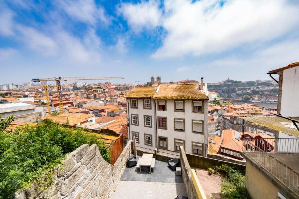 Merc Porto Vitoria's Place - Porto