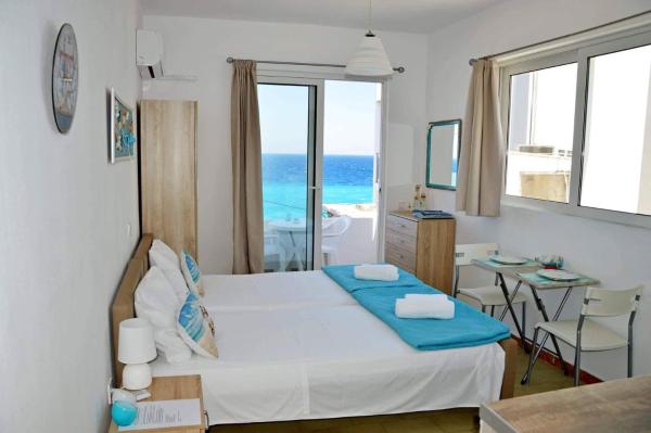 Lilian's Seaview-party Street-youth Studios - Rhodes