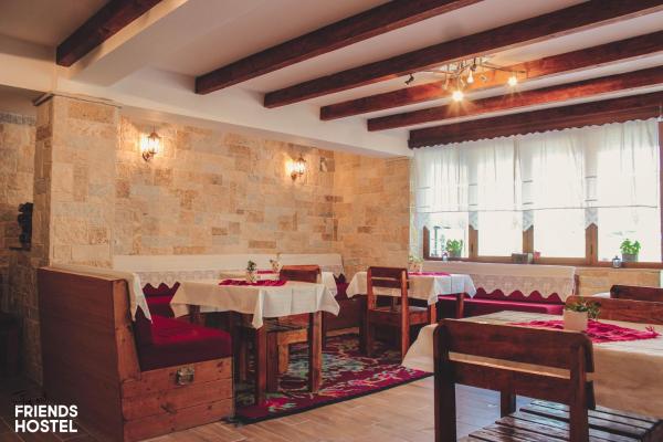 Friends Hostel Dormitory 6 Beds - Gjirokaster