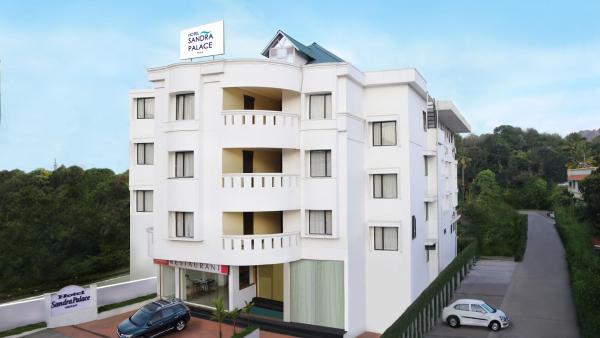 Hotel Sandra Palace - Thekkady