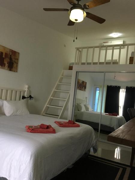 The Beachhouse - Cebu