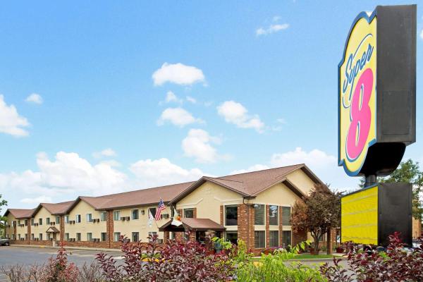 Super 8 By Wyndham Longmont/twin Peaks - Longmont