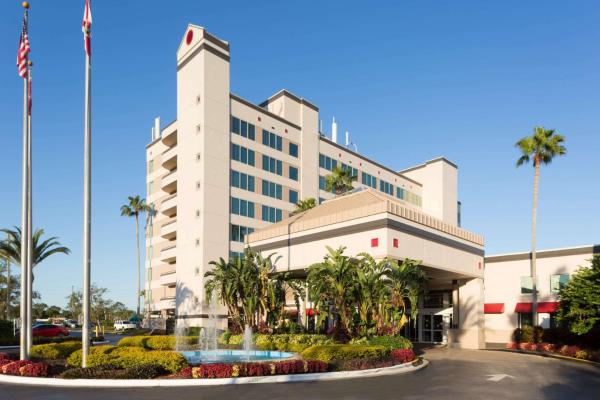 Ramada By Wyndham Kissimmee Gateway - Free Theme Park Shuttle - Lake Buena Vista, FL