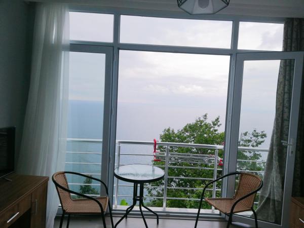 Albatross Kvariati Guest House - Batum