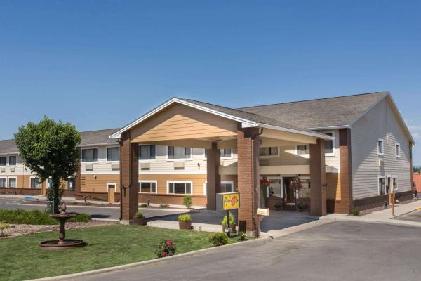 Super 8 By Wyndham Baker City - Baker City, OR