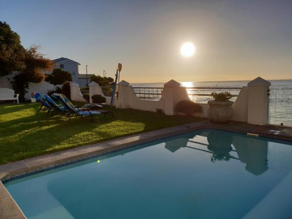 Westbank Private Beach Villa, 4 Bedrooms, Private Pool, On The Beach! - Somerset West
