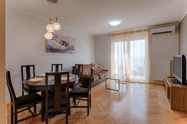 Two Bedroom Apartment Paris - Kraljevica