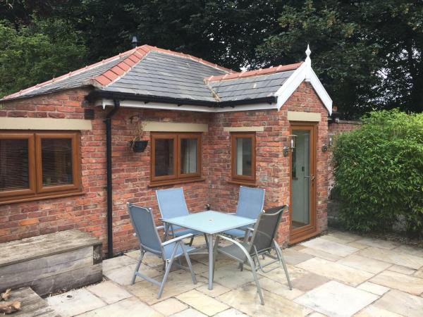 The Old Vicarage Lodge - Cheshire