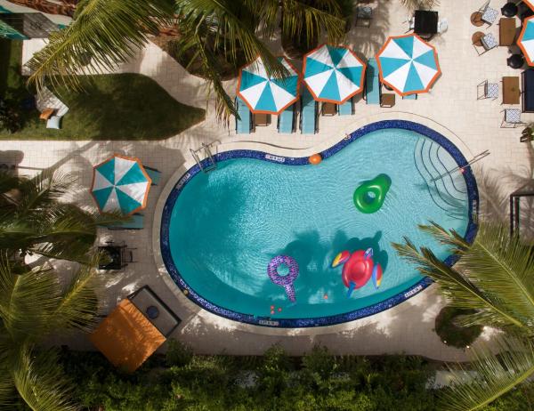 Generator - 1 Bed In 4 Bed Female Dorm Extra - Miami Beach, FL