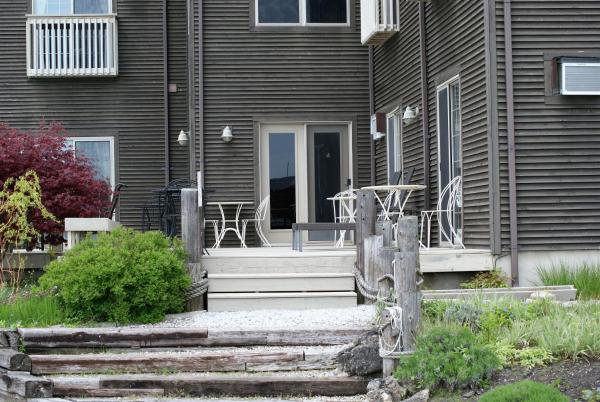 Inn On The Harbour And Telegraph House - Port Stanley