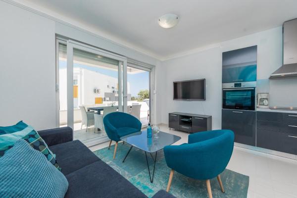 Villa Adria 1 Luxury Apartment With A Pool - Novalja