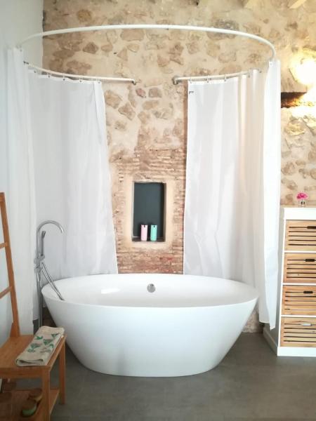 Suite Independiente De 45 M2 Con Bañera En Pleno Casco Viejo - Altea