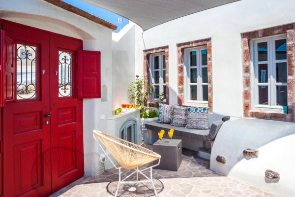 Sweet Nectar Villa With Hot Tub - Santorini