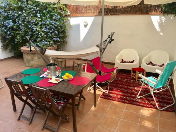 Seaside Apartment In Sitges Steps From Beaches With Private Patio - シッチェス