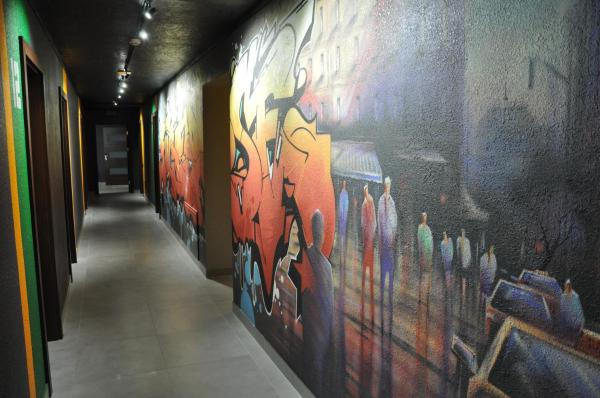 Full House Capsule Hostel - Ukraine