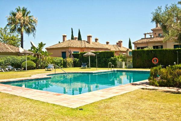 The Fairway Vista, Your Luxury Retreat With A Quiet Pool - Castellar de la Frontera