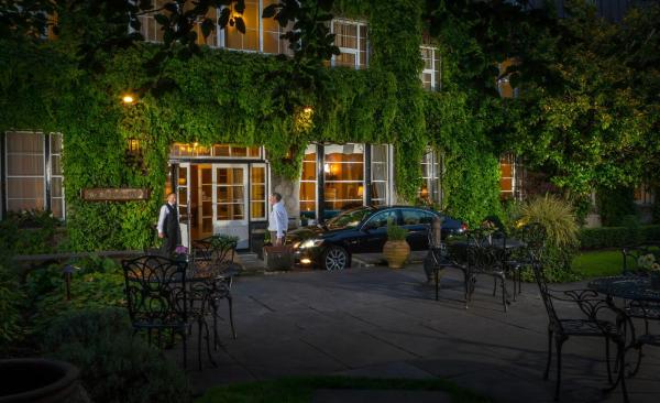 Old Ground Hotel - Ennis