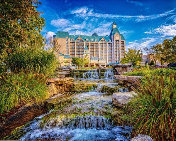 Chateau On The Lake Resort Spa And Convention Center - Branson, MO