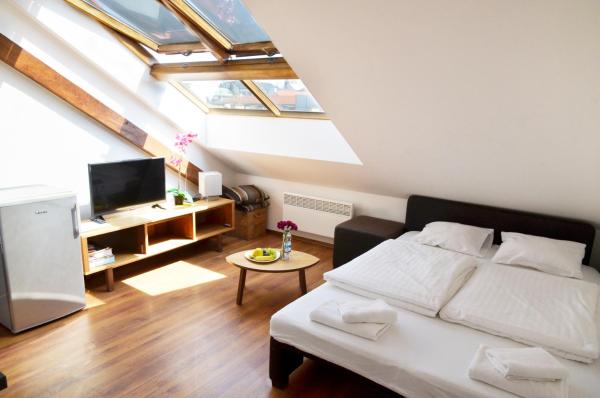 The Republic Apartments - Prague