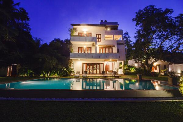 Arahtis Lake Villa - Hikkaduwa