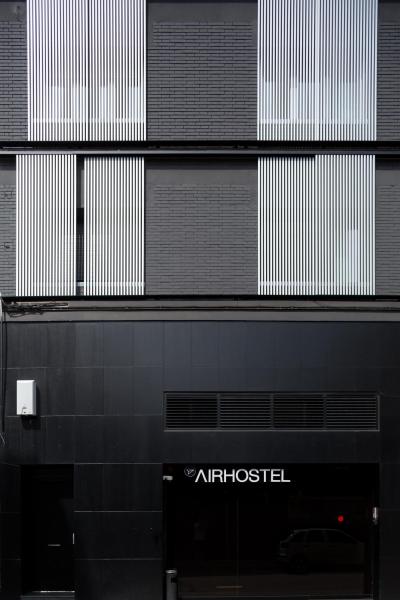 Airhostel Barcelona Airport 24h -