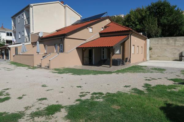 Holiday Apartment Baška For 1 - 4 Persons With 2 Bedrooms - Holiday Apartment In One Or Multi-family - Baška