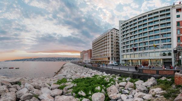Hotel Royal Continental - Neapel