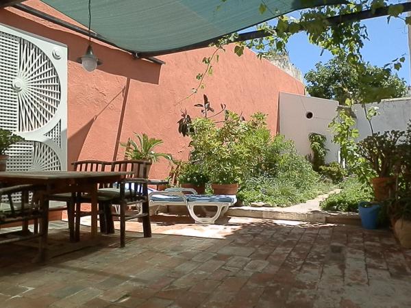 Tavira Townhome With Private Garden - Tavira