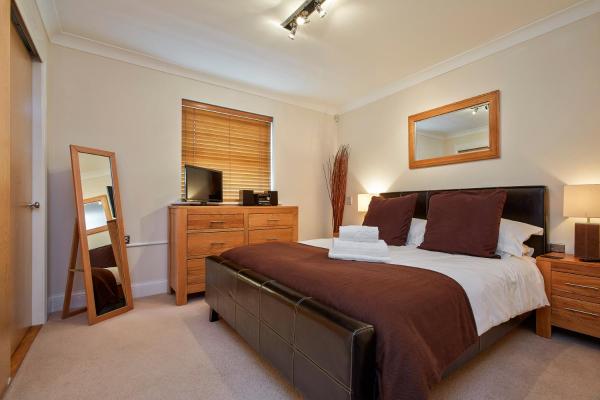 2 Bed 2 Bath At Jago Crt In Newbury - Free Parking With No Height Restrictions - Cotswolds
