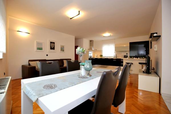 City Gallery Apartment - Zadar
