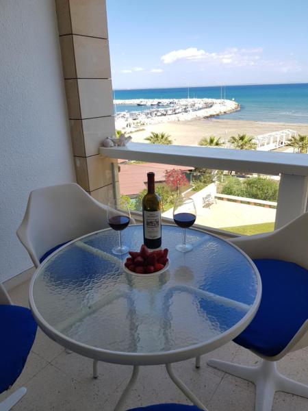 Haig's Dream Flat On The Beach - Larnaca
