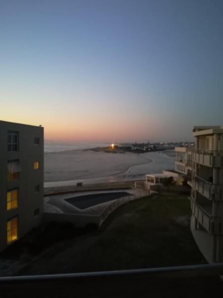 A310 Lagoon Beach Apartment & Spa - Cape Town