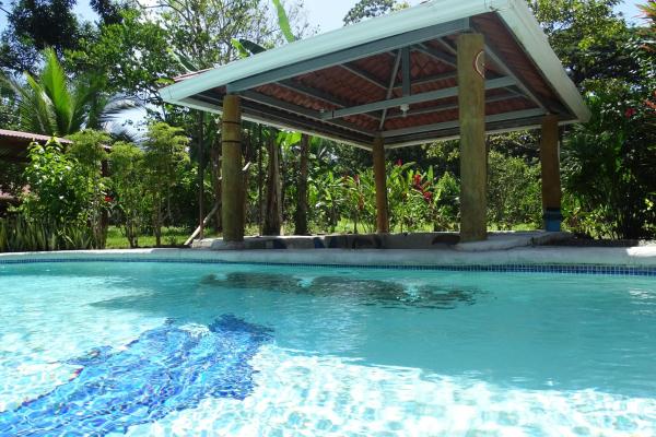 Cabinas Los Tucanes - Cahuita