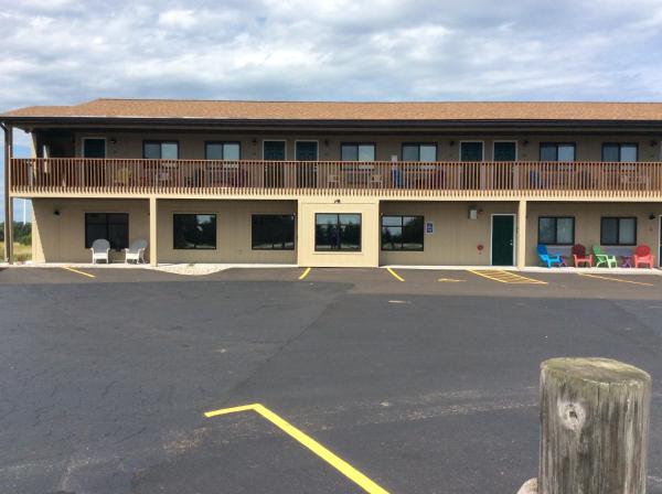 Scenic Shore Inn - Door County, WI