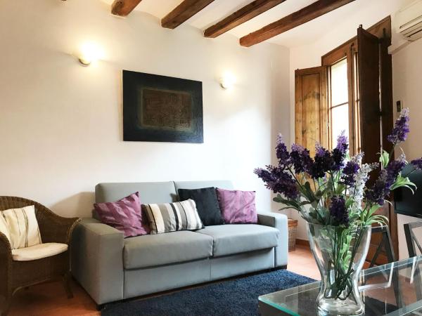 Top Barcelona Apartments - Estación Cercanias (Rodalies) - Barcelona