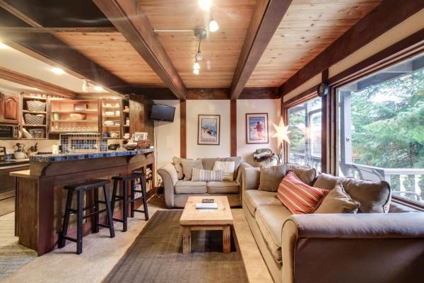 Hyak Duplex Cabin - Snoqualmie Pass, WA