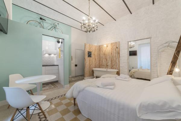 Romantic Vintage Colosseum Suite - Monti