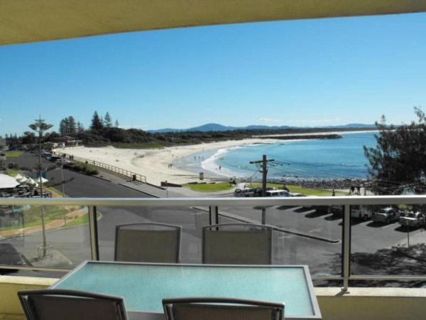 Beachpoint, Unit 202, 28 North Street - Forster